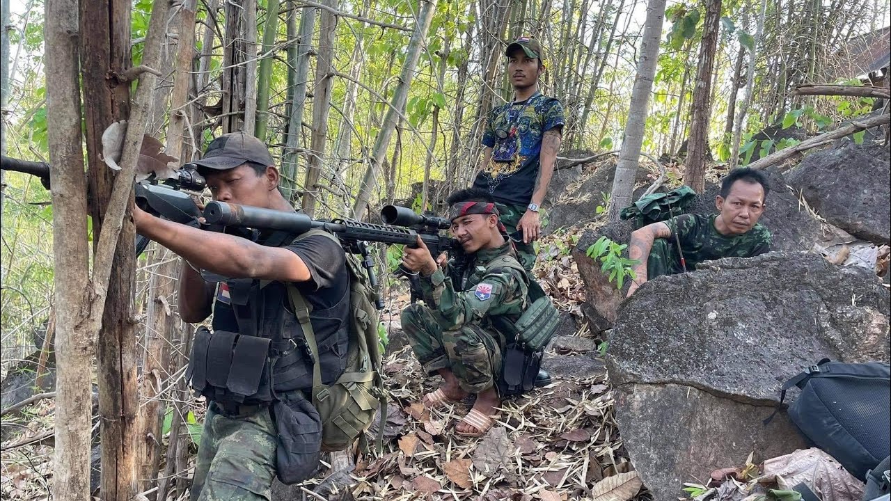 DKBA - DKBA Soldiers waiting for the Burmese Military at Night. - YouTube