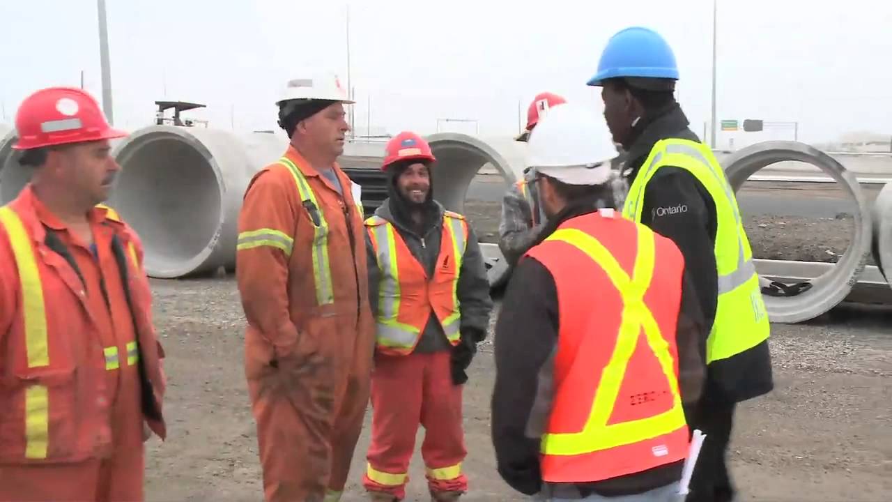 Traffic Control at Roadwork Projects | Contrôle de la circulation sur ...