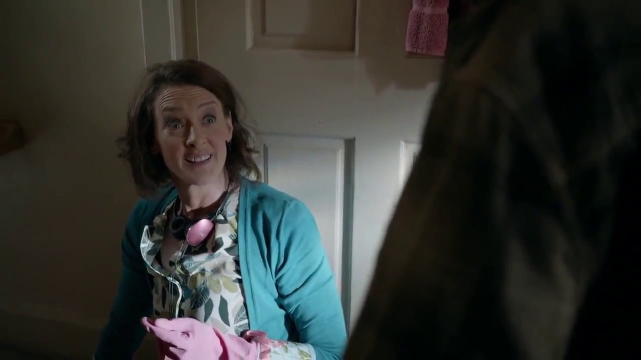 Sh. Joan Cusack in Pink Rubber Gloves - YouTube