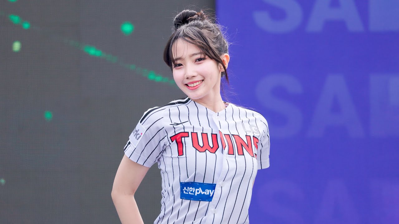 230512 치어리더 오윤솔 OhYunSol 'ANTIFRAGILE + Kitsch' 4K 60P 직캠 @서울안전한마당 by DaftTaengk - YouTube