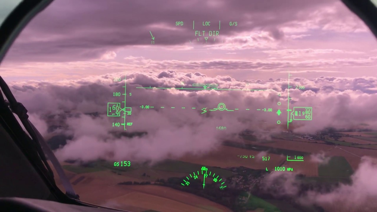 Aterrizaje visto desde head up display (HUD), en Paris CDG, Boeing-787 ...