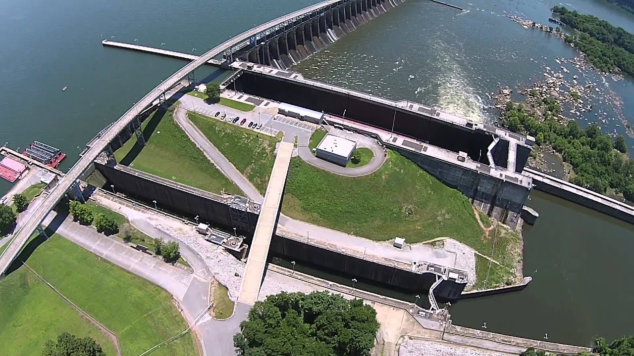 DJI Phantom 2 Vision Plus Large Dam & Lock - YouTube
