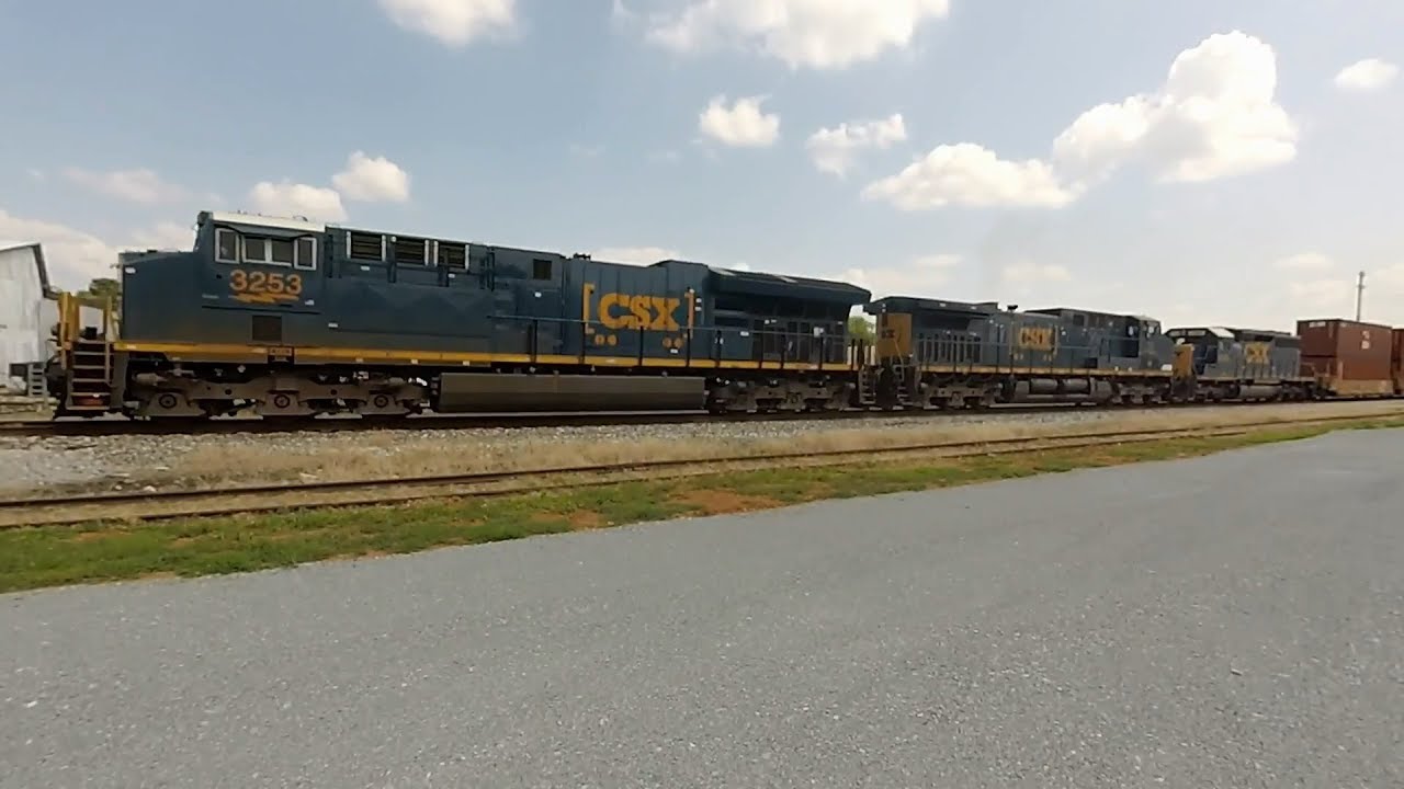 Tier 4 and ex-C&O SD40 Together on CSX Train with AC44CW - YouTube