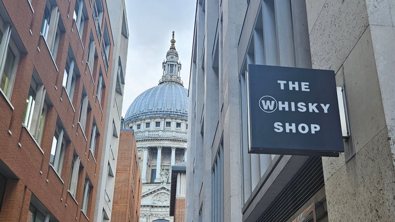 The Whisky Shop Paternoster in London 런던 더 위스키샵 패터노스터 20231019 - YouTube