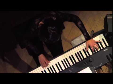 Piano Circus | Graham Fitkin - Loud (excerpt) - YouTube