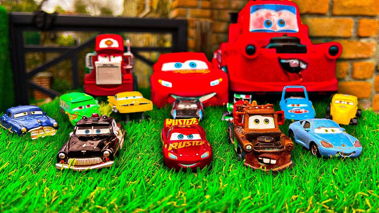 Disney Pixar Cars Various Cars miniature cars roll down a slope and ...