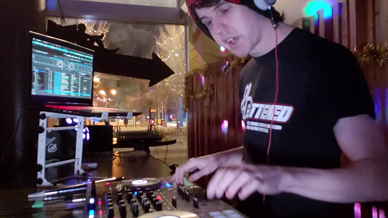 DJ Show Rudy's New Year's Eve - YouTube