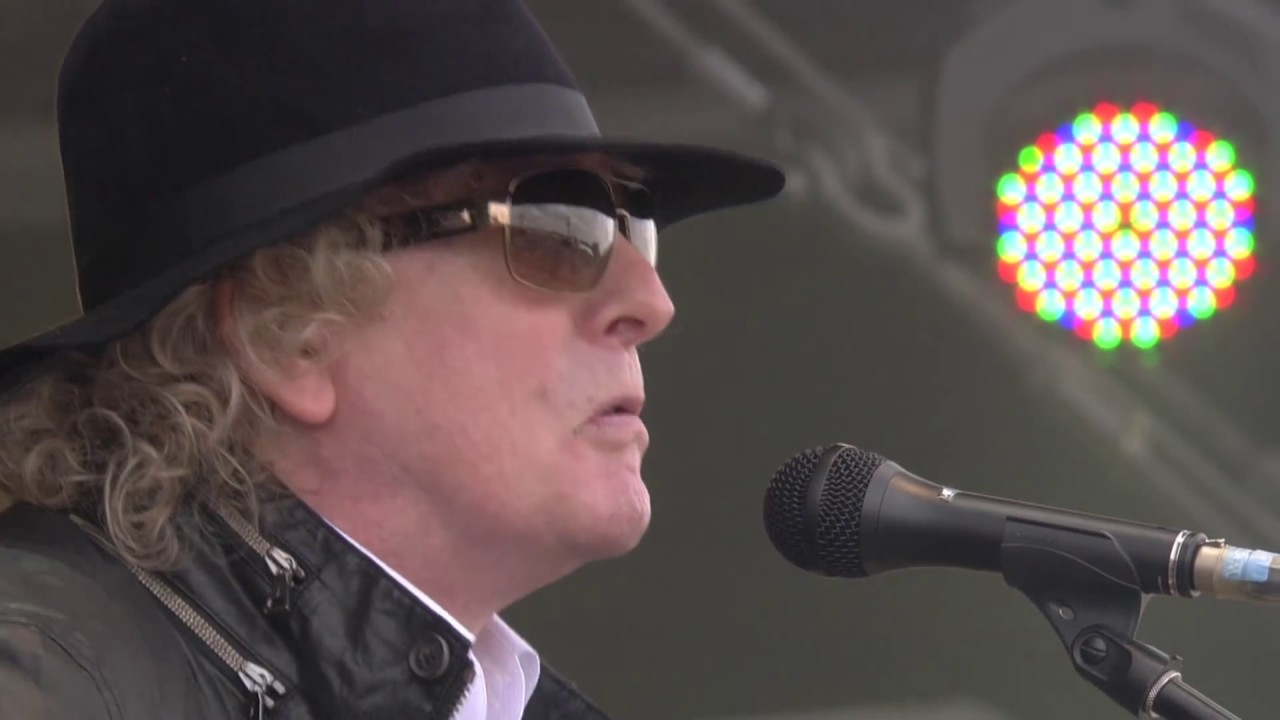 Ian Hunter Saturday GigsLifeAll The Young Dudes Medley Isle Of Wight ...