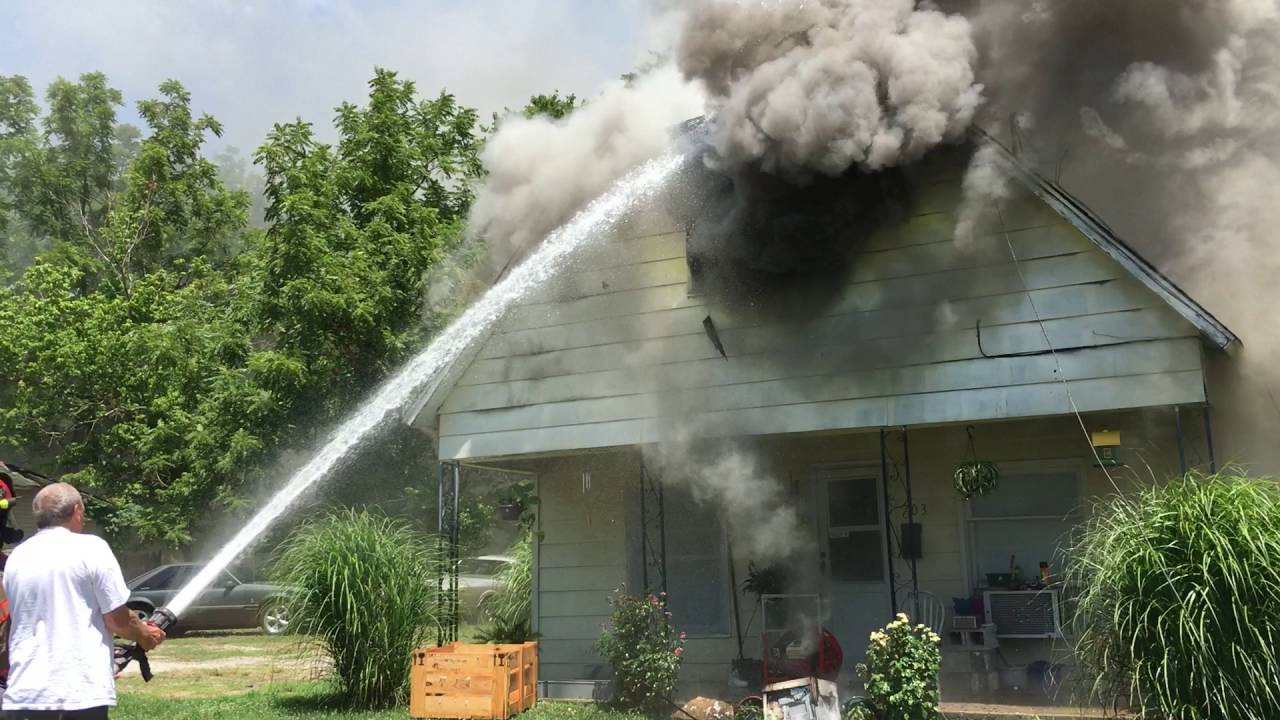 Houston house fire - YouTube