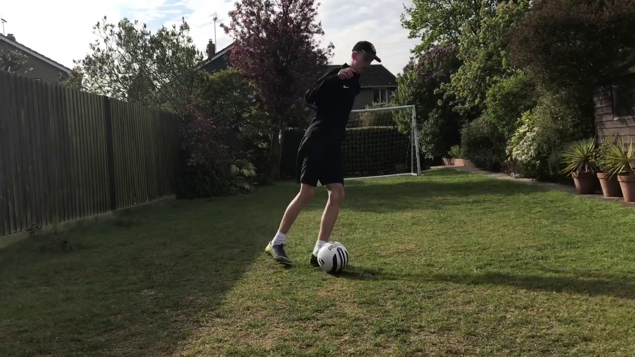 Different types of turns in football - YouTube