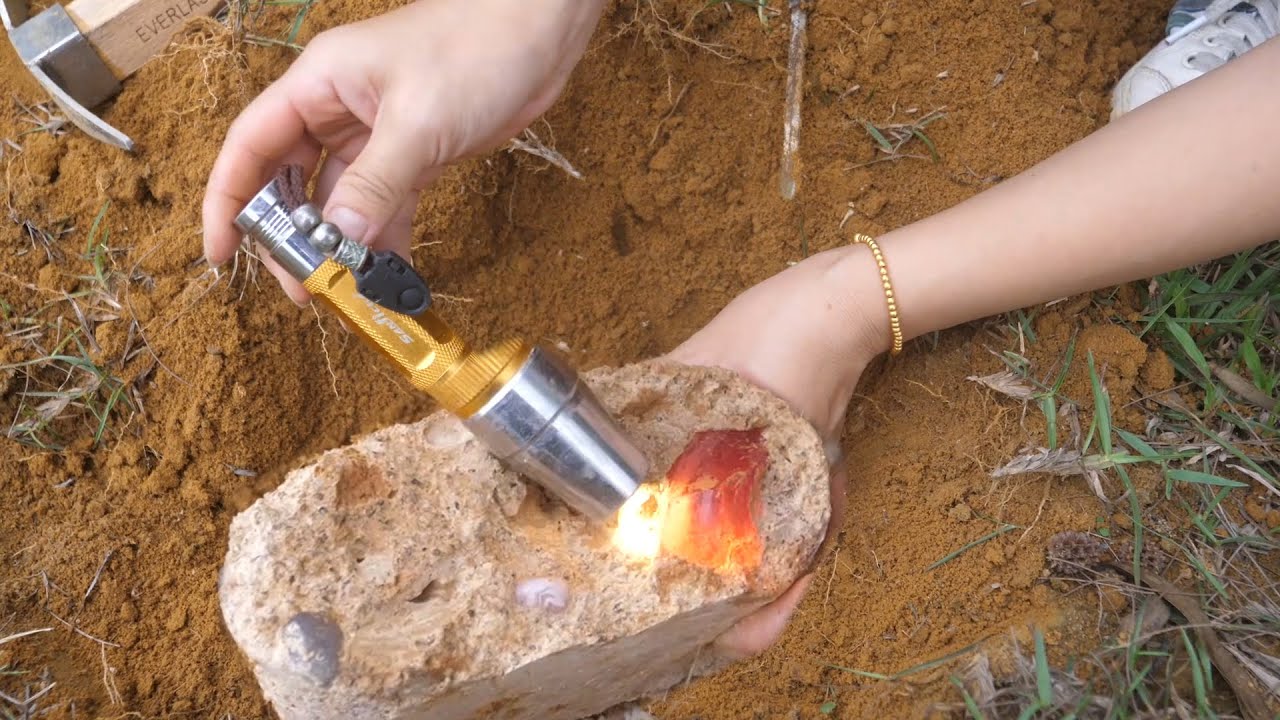 Red crystal/amethyst/agate/ruby, mining buried crystal mine - YouTube