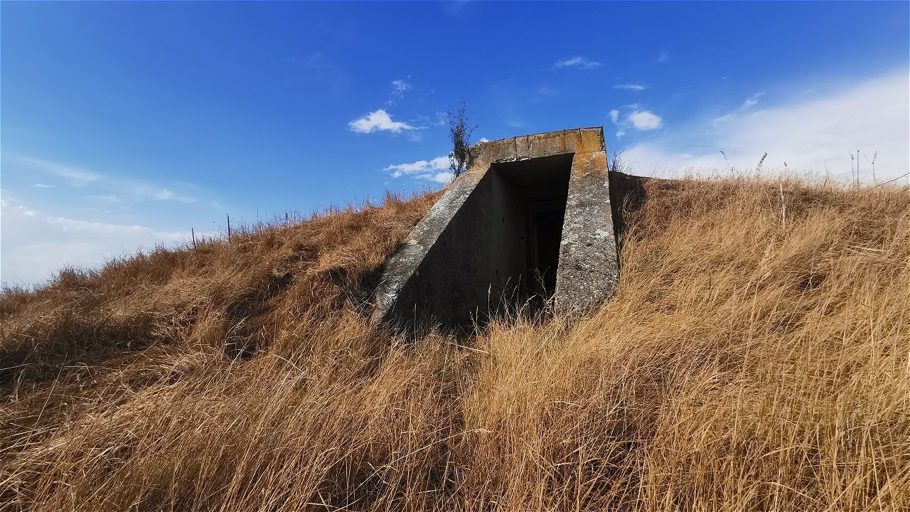 URBEX montage - Small bunker - YouTube