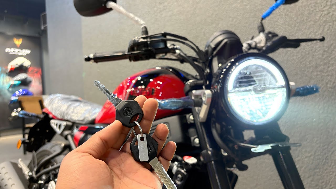 Yamaha XSR 155cc Retro Motorcycle Detailed Review: Seat Height Test ...