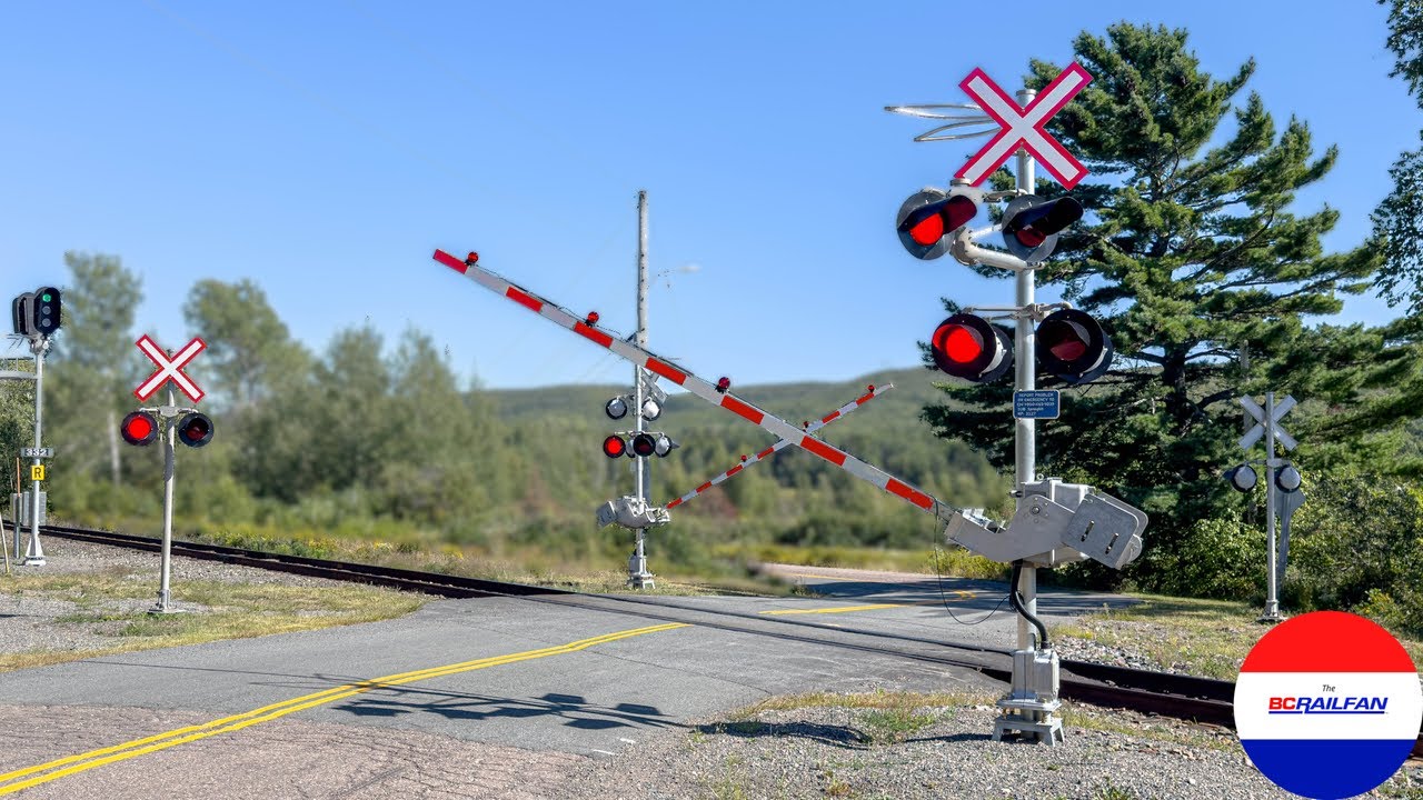Railroad Crossing | Valley Road (1), Westchester Station, NS - YouTube