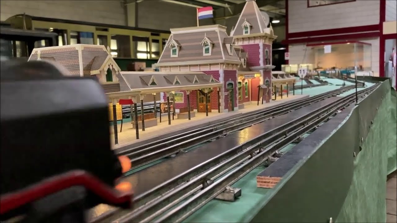 Spoor 0 baan - the 0 gauge layout, Valkenburg - final run - YouTube