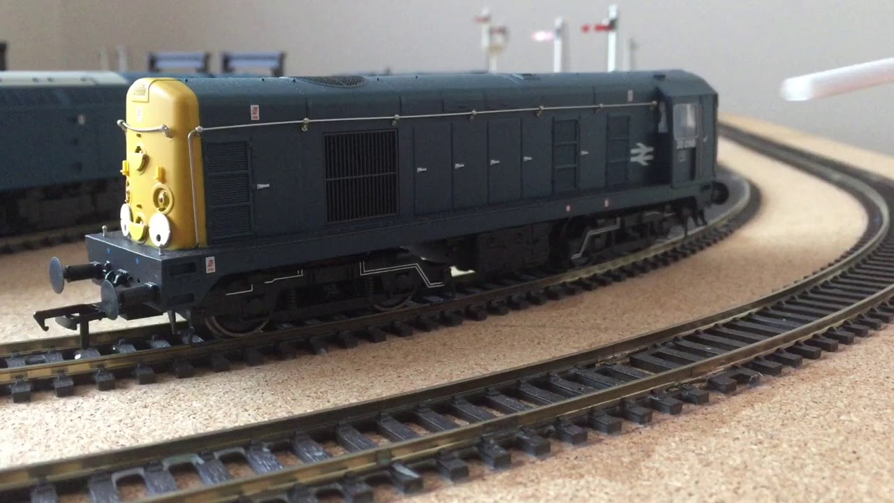 BR Blue Bachmann Class 20 Review - YouTube