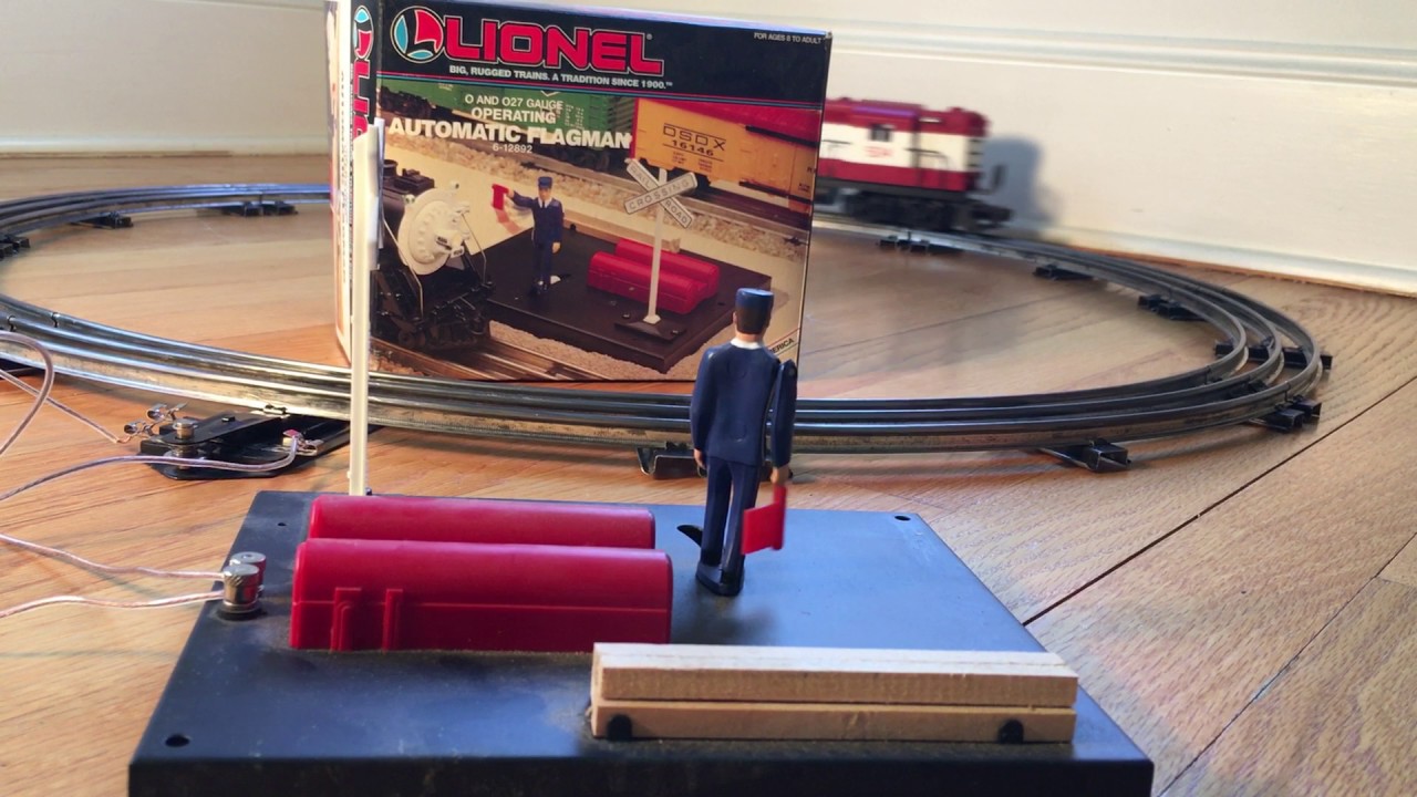 Lionel Operating Automatic Flagman 6 12892 Train Accessory O & O27 Scale - YouTube