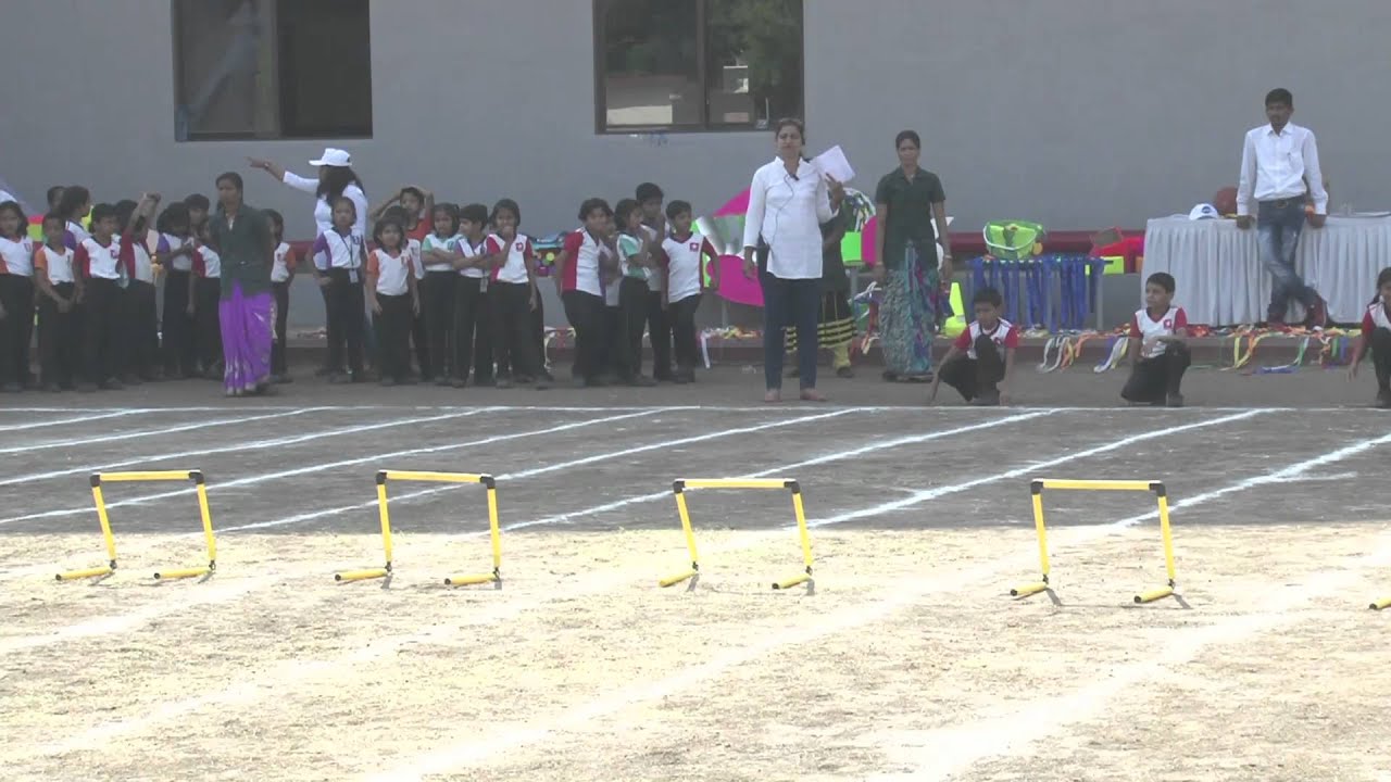 13 2 UHSA SPORTS DAY 2015 16 Grade III Novelty Race Obstacle race - YouTube