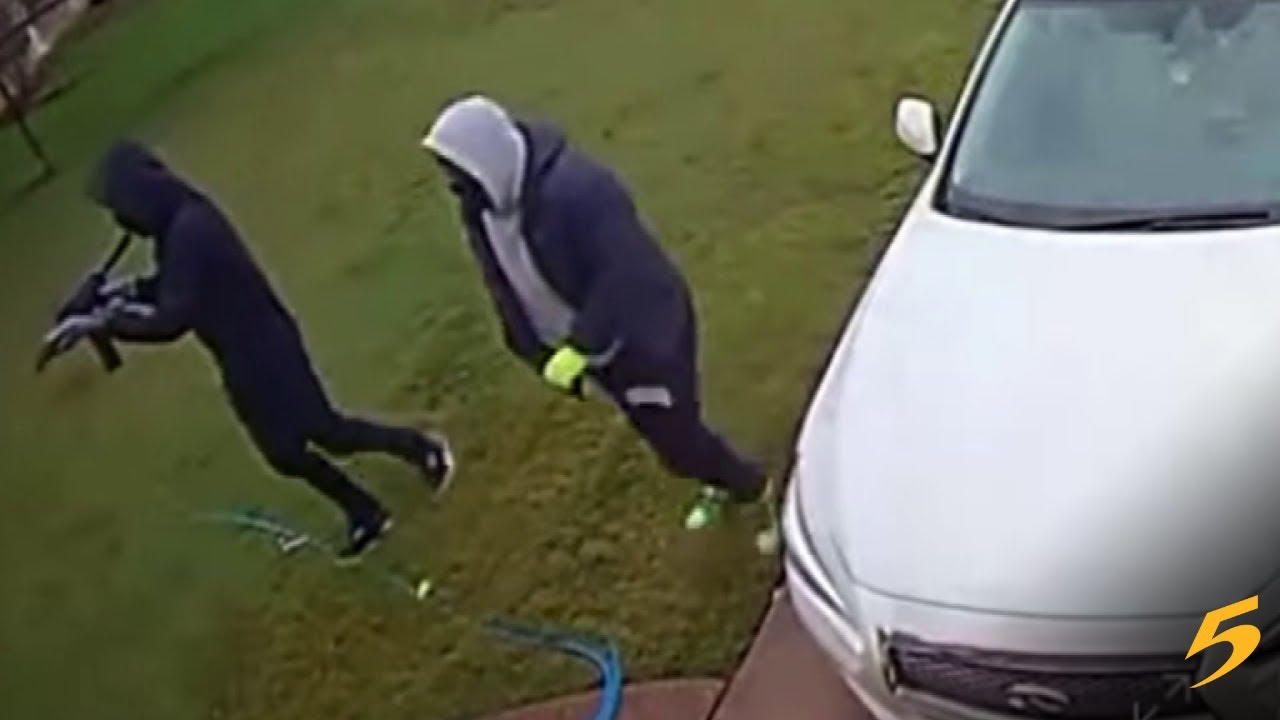 Attempted burglary caught on camera, police looking for suspects - YouTube