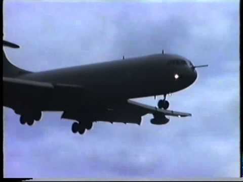 VC-10 landing RAF Gatow - YouTube