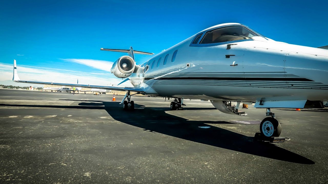 FLYING THE LEAR 60! Lear 60 Magic! (HD) - YouTube