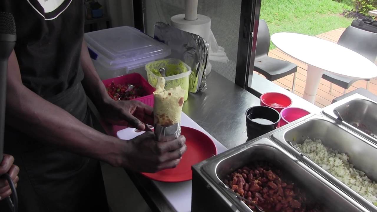 RISE AND SHINE RWANDA.Chapati, a trending fast food joint . - YouTube