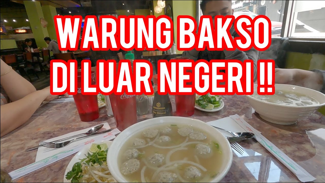 HUJAN HUJAN MAKAN BAKSO DI LUAR NEGERI KAYAK DI INDONESIA - YouTube