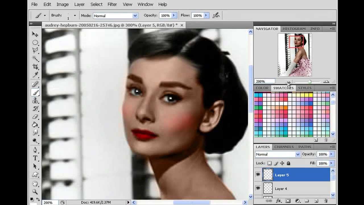 PhotoShop tutorial: coloring a black n white picture - YouTube