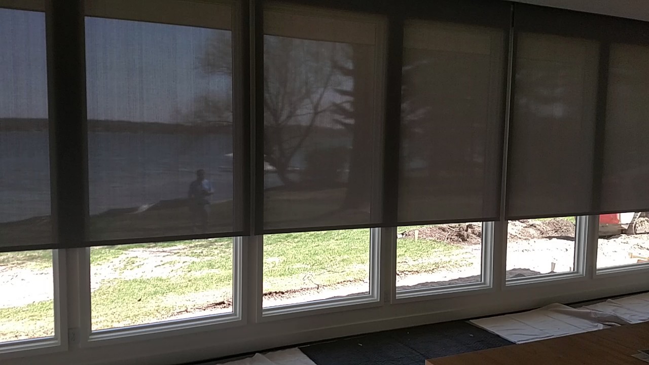 Lutron coupled shade - YouTube