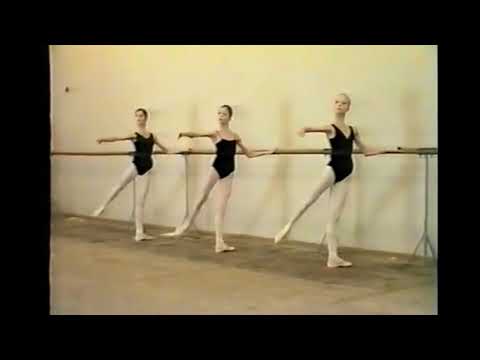 Método Vaganova 3 série - Barra - Jeté - YouTube