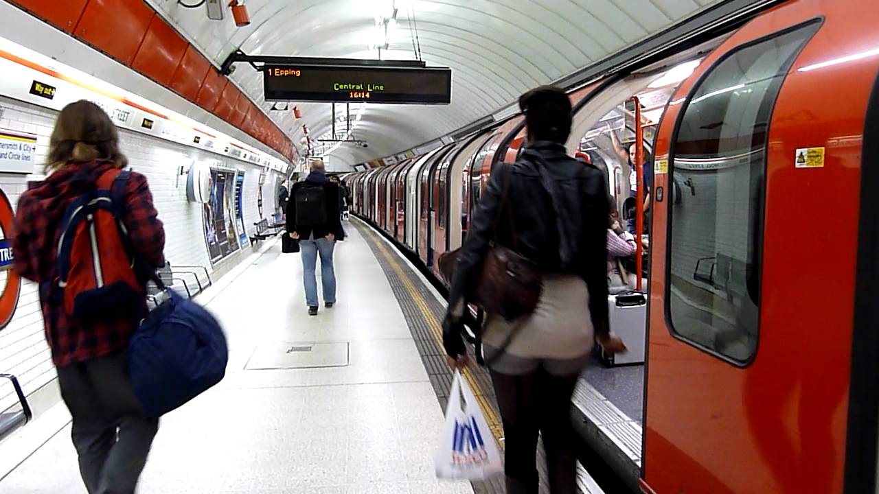 London Tube Central Line Liverpool St Station - YouTube