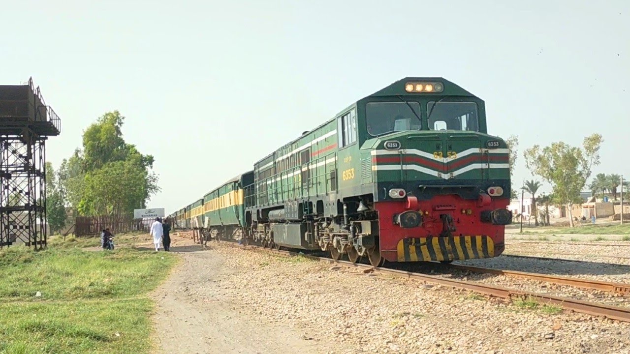 Thal Express Lead by ZCU_30 6353 for the Very First Time| 129 Up Thal ...