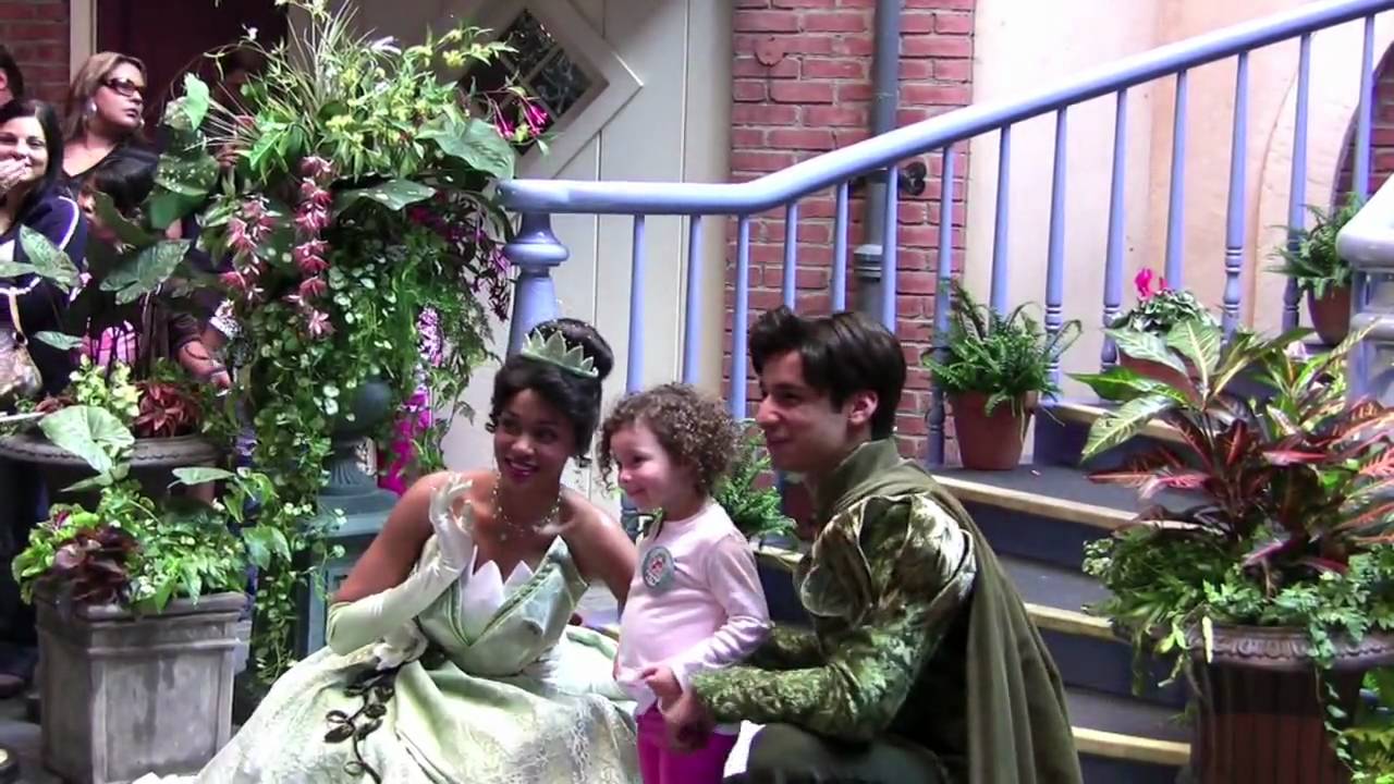 Princess Tiana And Prince Naveen Disneyland Meet And Greet Youtube