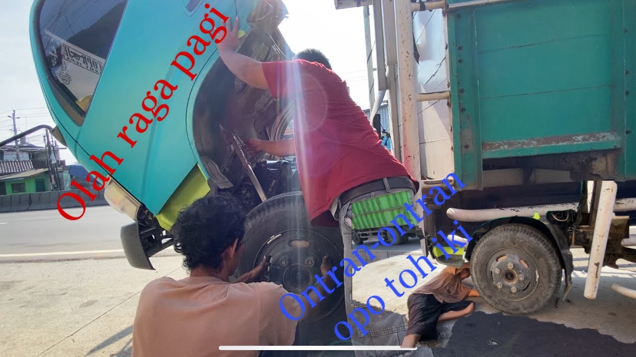 Laker depan truk gemilang sejahtera 01 jebol/ terjadi keterlambatan ...