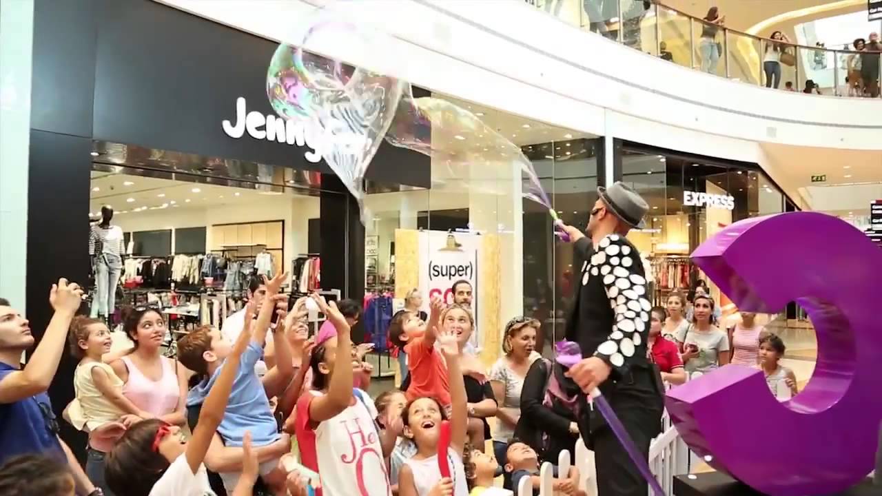 Giant Bubble Show! - 12 x Guinness Record holder, Samsam Bubbleman in ...