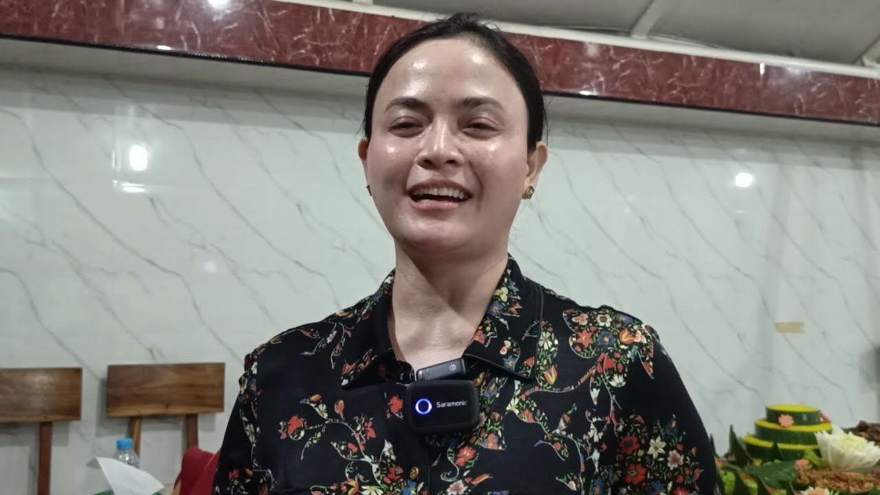 SOSOK HERCULES DIMATA SANG ISTRI NIA DANIA - YouTube