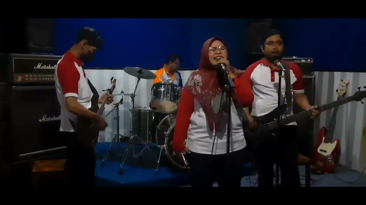 DEADLINE BAND - SELEPAS KAU PERGI (LALUNA COVER) - YouTube