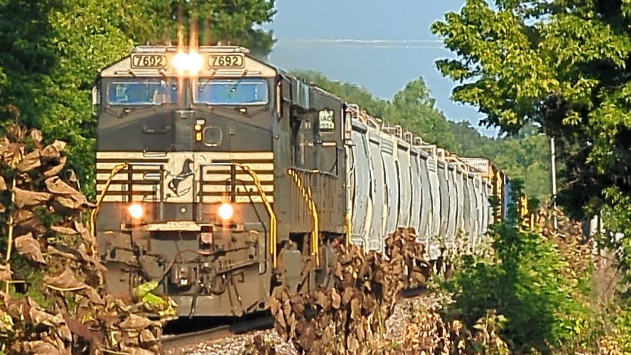 NS 30L With Horn Salute! - YouTube