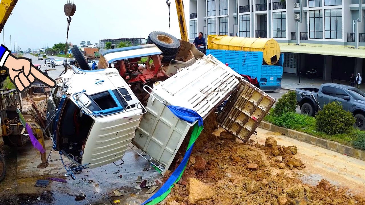 WOW!! Scary MachineryFail while driving Delivery Mud for Landfill With ...
