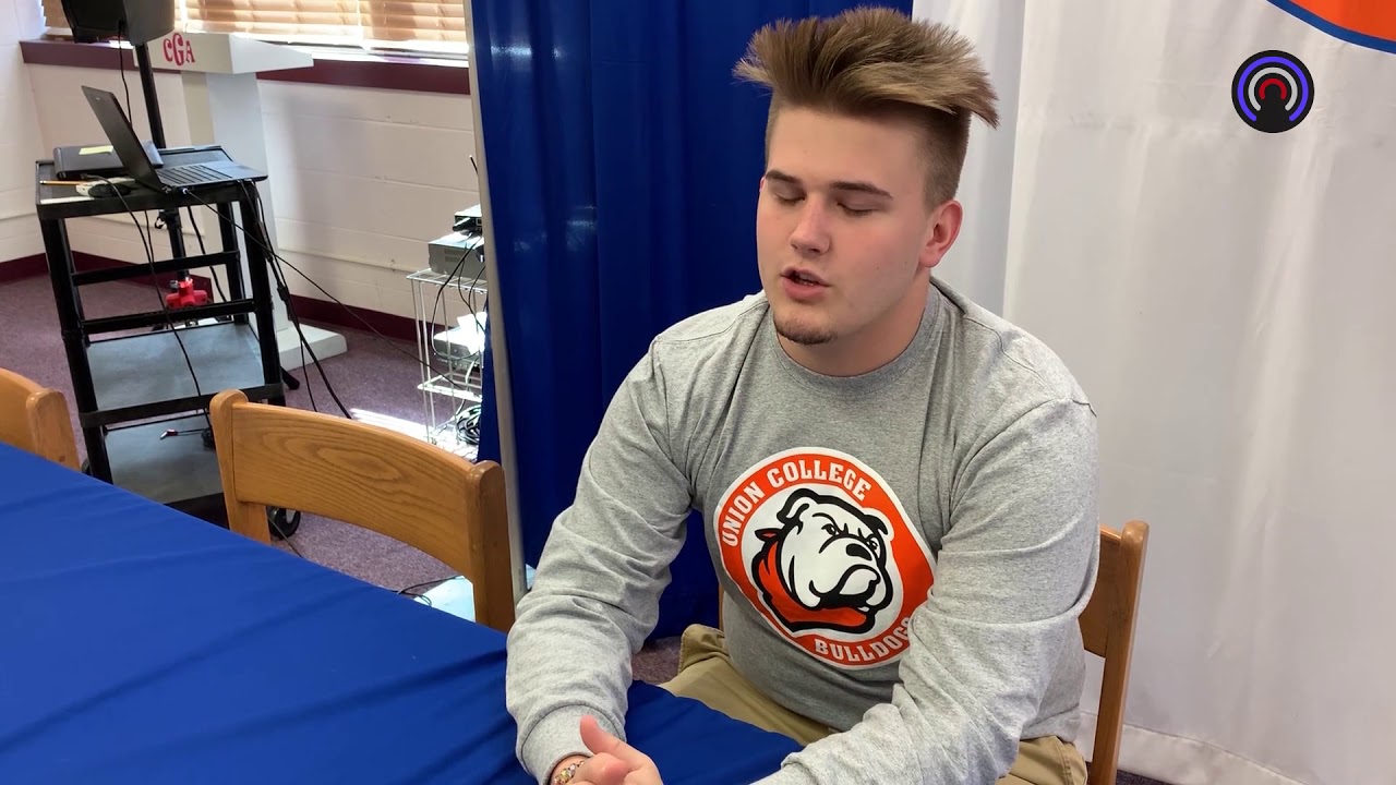 VIDEO HIGHLIGHTS: Roberts, Howell sign letters of intent - YouTube