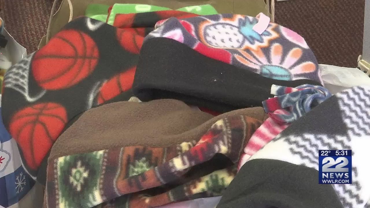 Local residents make hats for the homeless this winter - YouTube