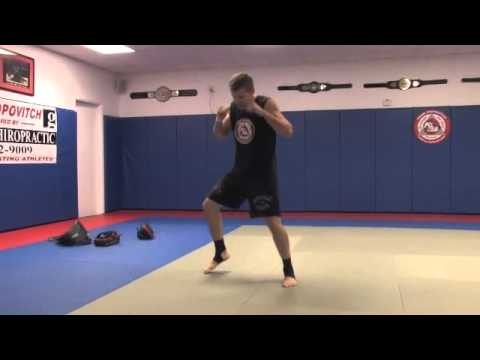 Combining Hands and Feet in Kickboxing - Kickboxing Lesson
