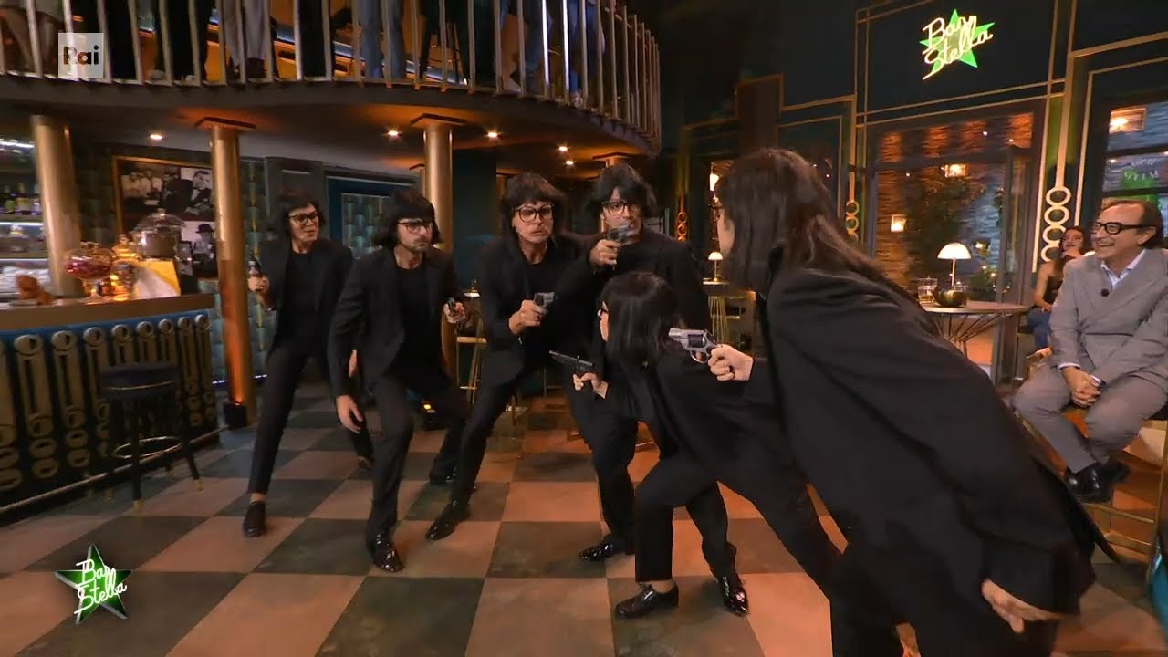 Gli imitatori di Renato Zero - Bar Stella 21/11/2023 - YouTube