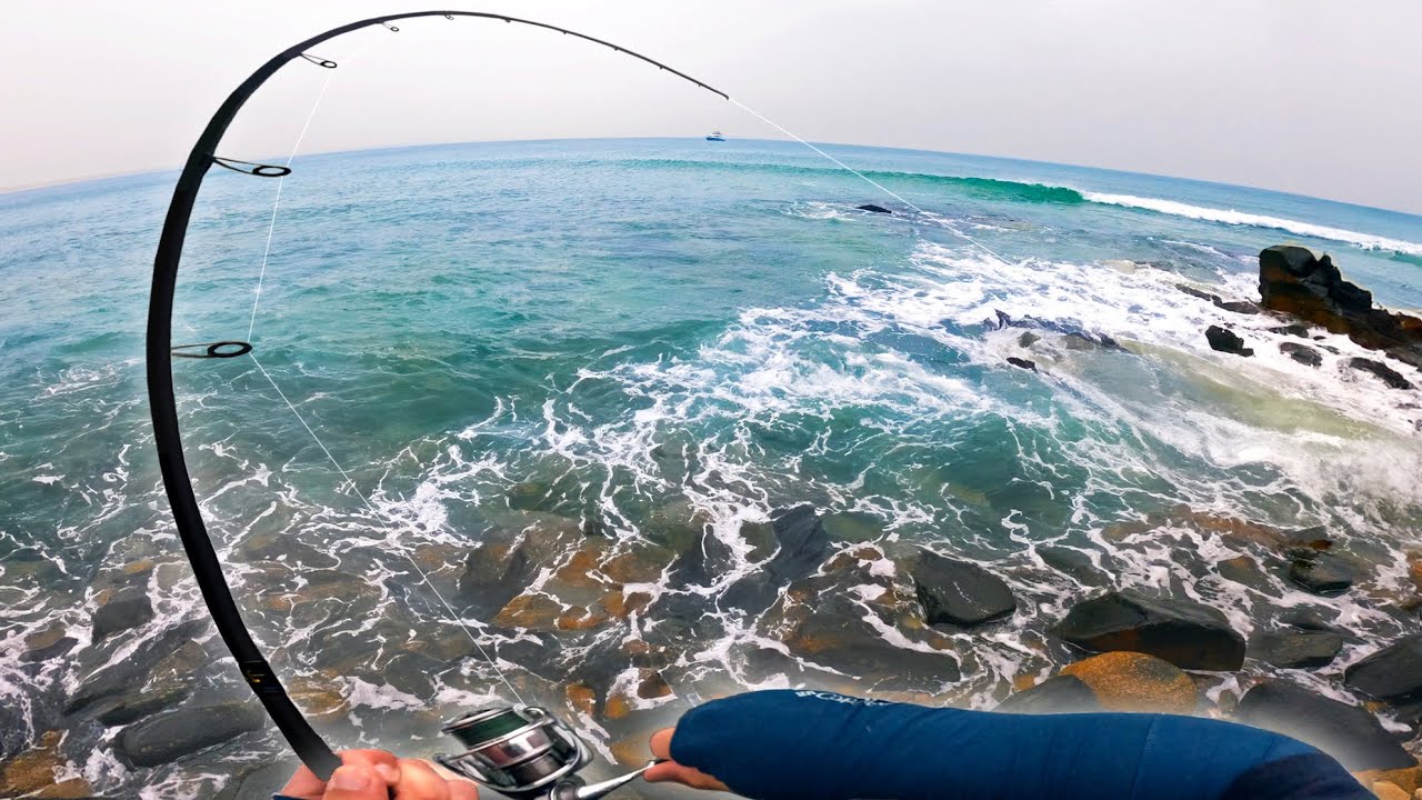 Fishing Australia for Ultra-Light Game From Shore - YouTube