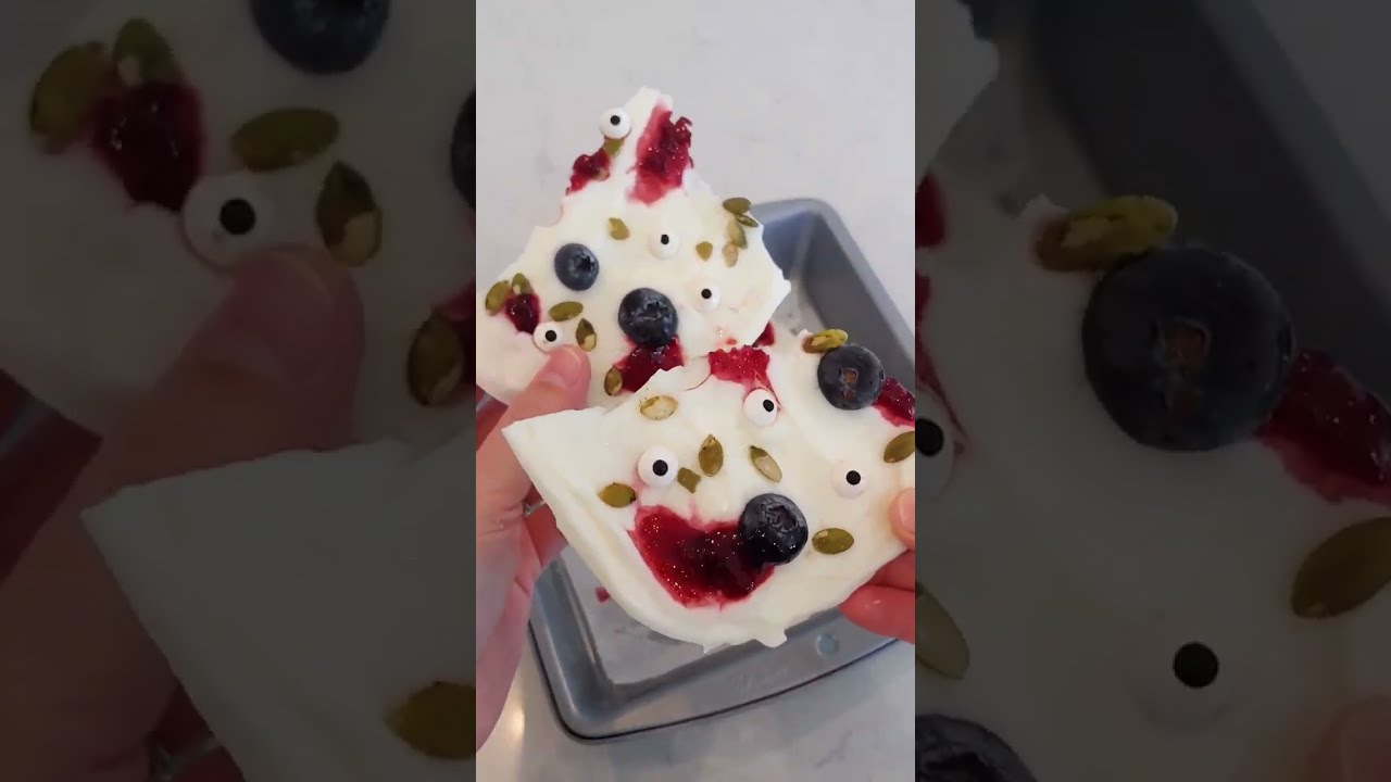 Monster Halloween Frozen Yogurt Bark - YouTube