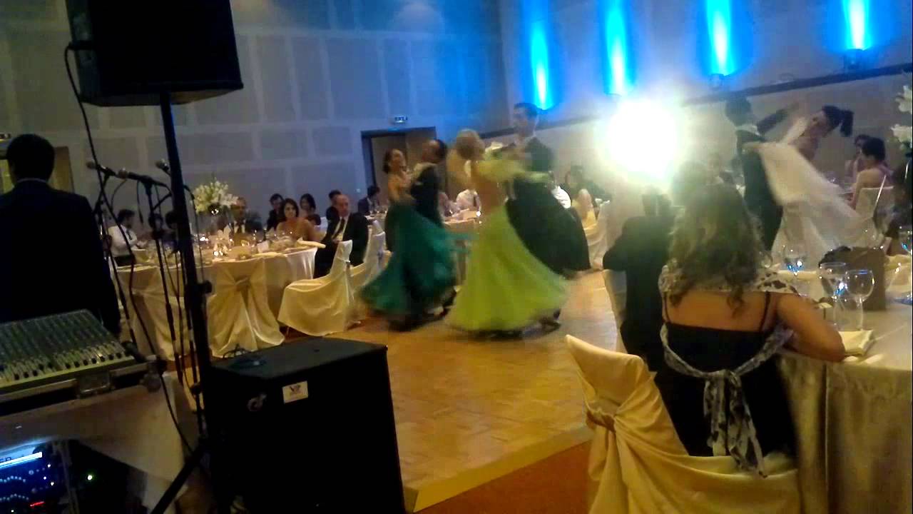 dansatori nunta show dansuri standard - YouTube