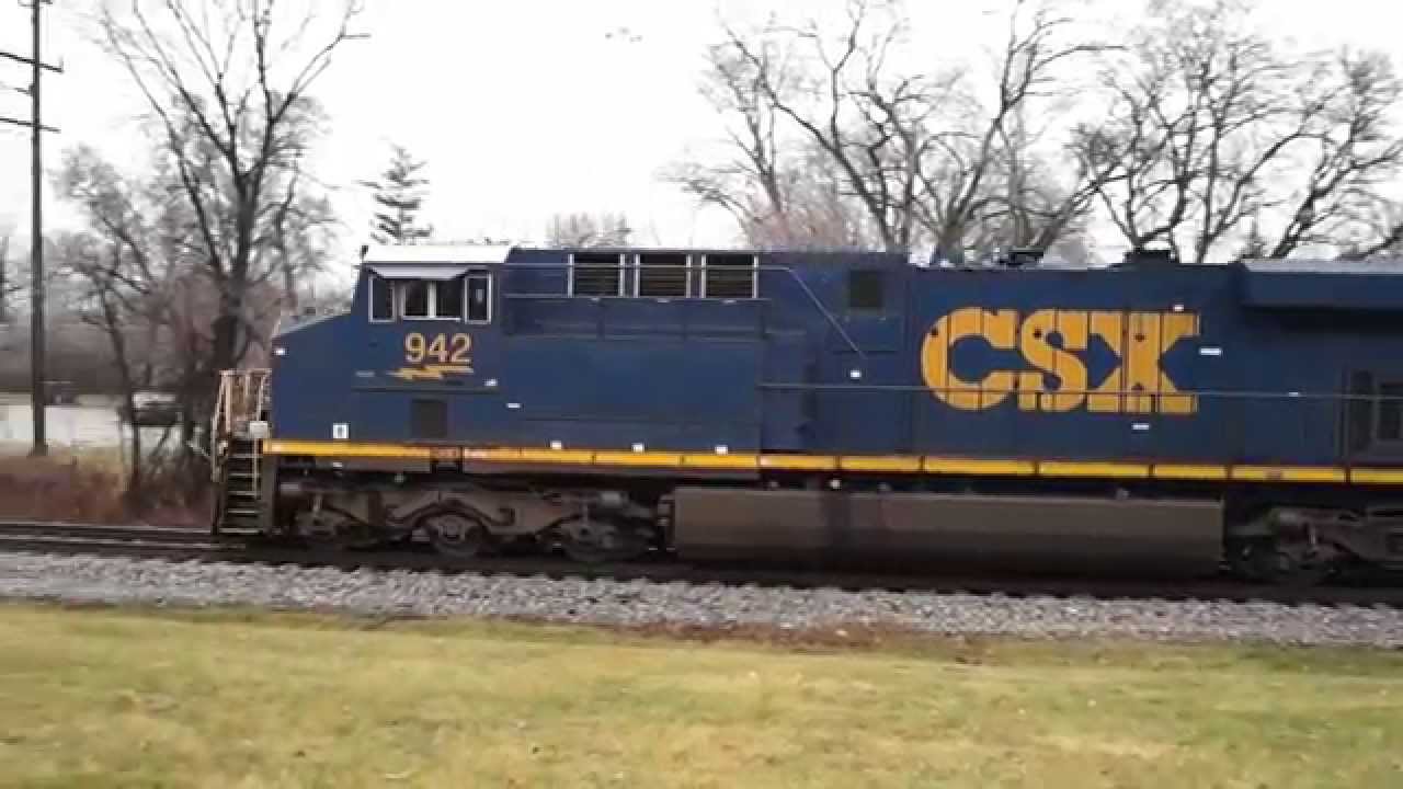 CSX # 942 & CSX # 318 Pull Mixed Freight - YouTube