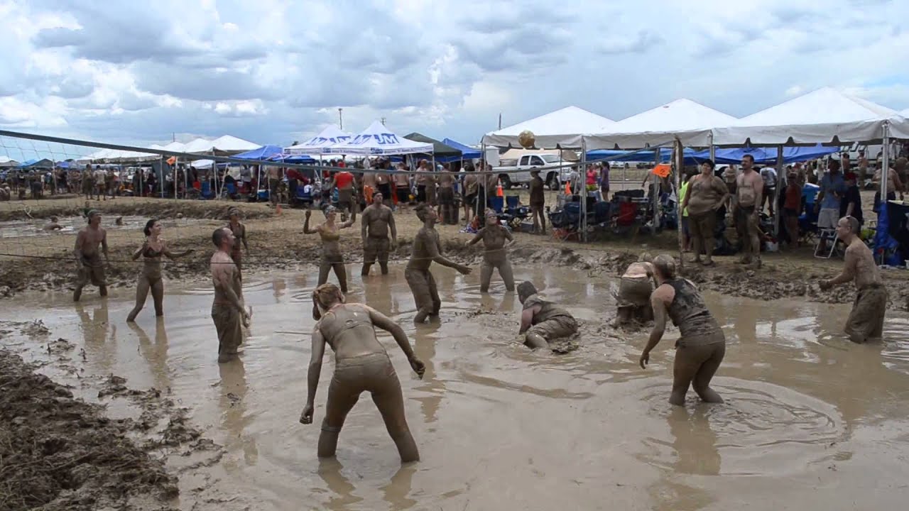 Dirty Dancing Mud Slinging Diggers - YouTube