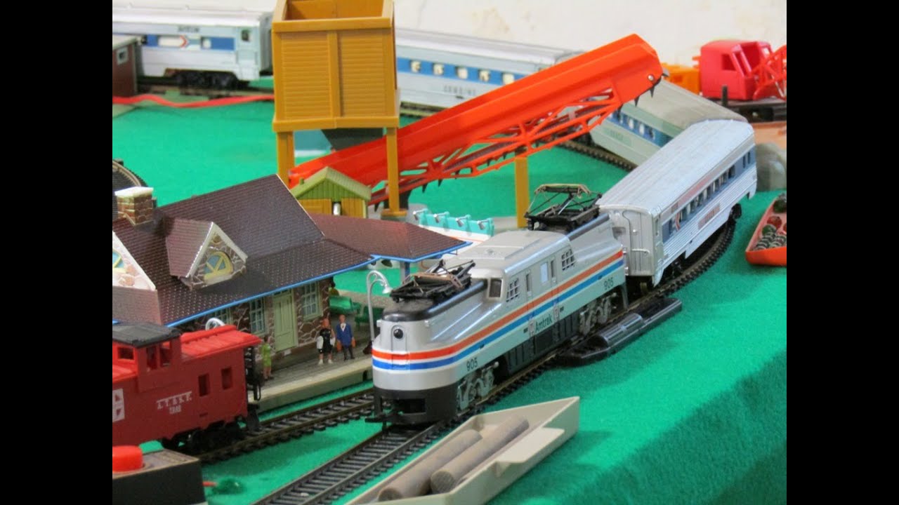 TYCO Amtrak GG1 & Passenger Coaches - YouTube