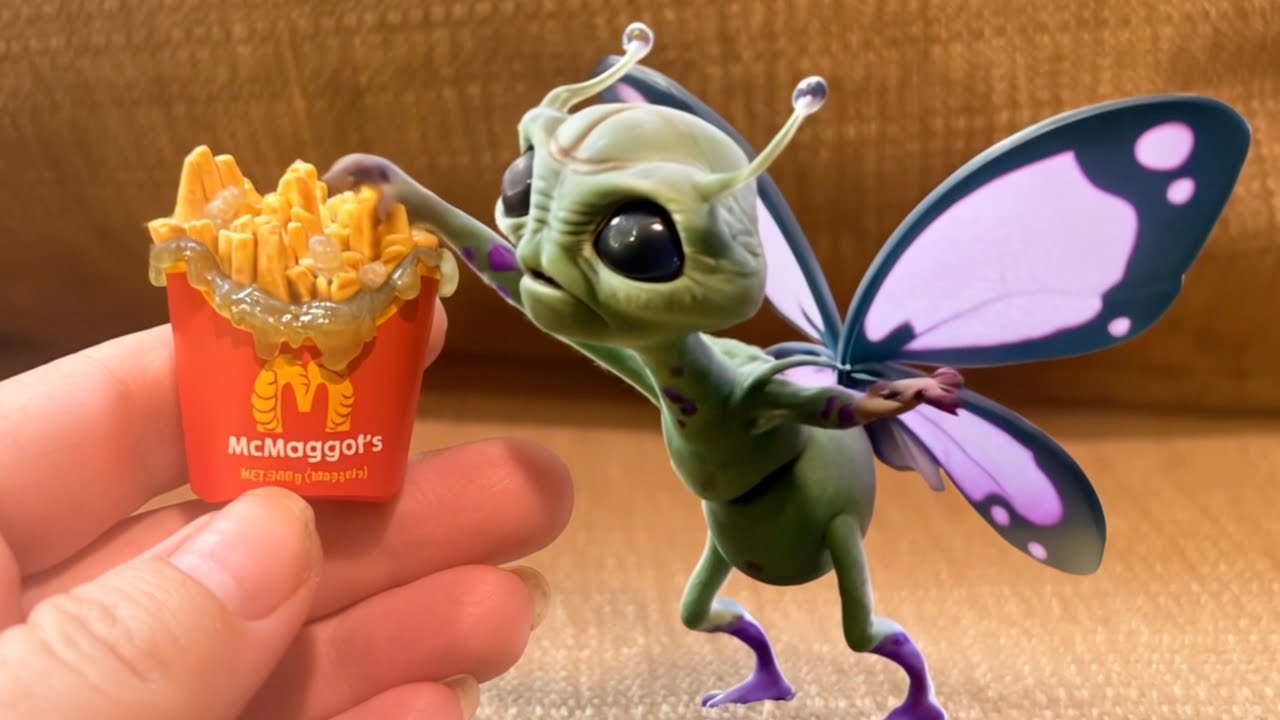 Our alien butterfly creature Sasuke gets Mega Gross minis! - YouTube